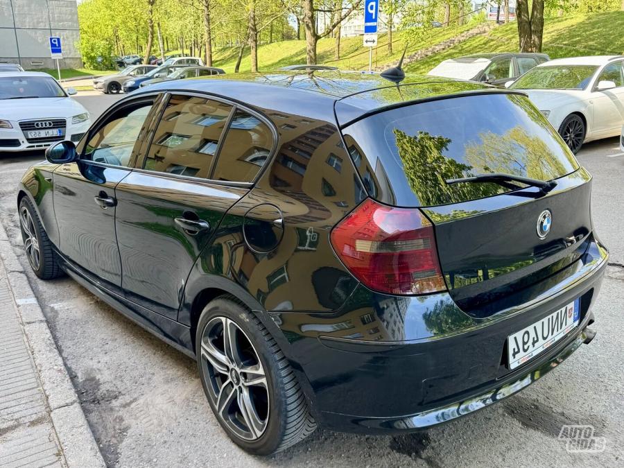 Melns BMW 118 2009 Viļņa, ar dzinēja tilpumu 2.00 L un nobraukumu 298 tūkst. km par 3650 €, foto 28 vietnē AUTOMOTO.COM.LV