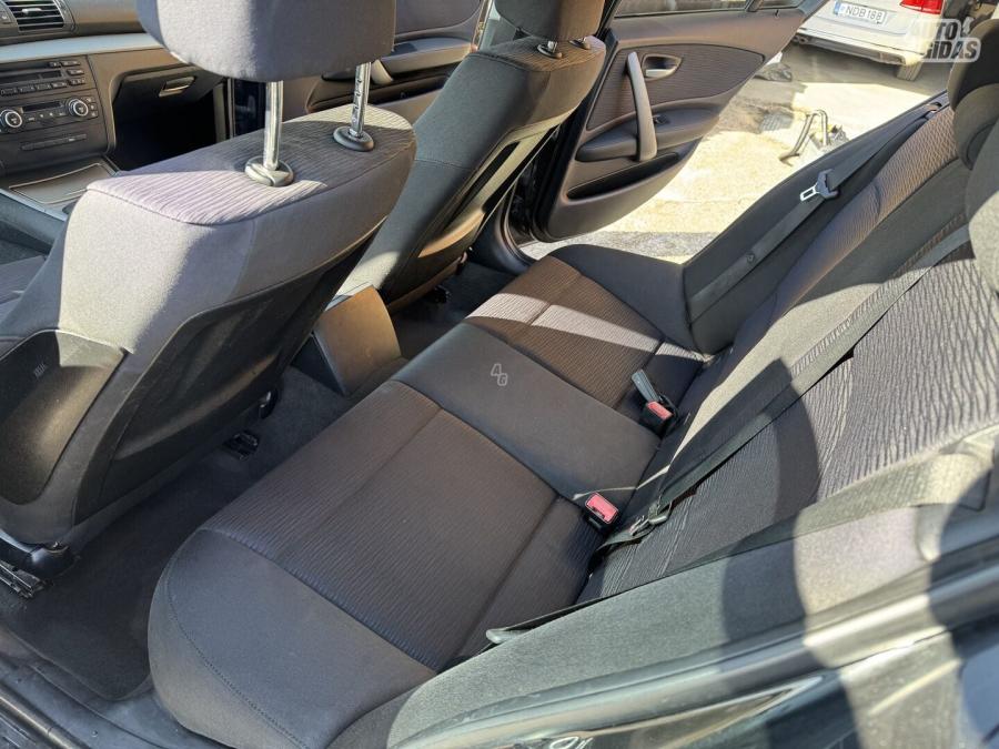 Melns BMW 118 2009 Viļņa, ar dzinēja tilpumu 2.00 L un nobraukumu 298 tūkst. km par 3650 €, foto 35 vietnē AUTOMOTO.COM.LV