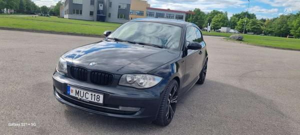 Melns BMW 118 2009 Kauņa, ar dzinēja tilpumu 2.00 L un nobraukumu 359 tūkst. km par 2960 €, foto 5 vietnē AUTOMOTO.COM.LV