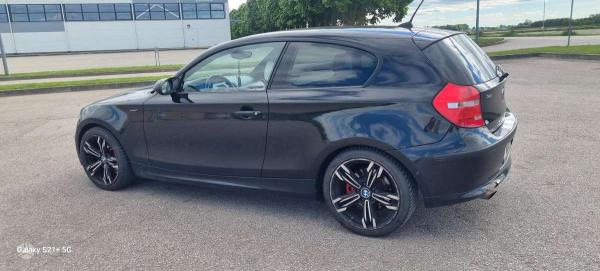 Melns BMW 118 2009 Kauņa, ar dzinēja tilpumu 2.00 L un nobraukumu 359 tūkst. km par 2960 €, foto 7 vietnē AUTOMOTO.COM.LV