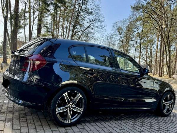 Melns BMW 118 2009 Viļņa, ar dzinēja tilpumu 2.00 L un nobraukumu 298 tūkst. km par 2899 €, foto 3 vietnē AUTOMOTO.COM.LV