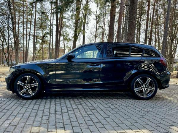Melns BMW 118 2009 Viļņa, ar dzinēja tilpumu 2.00 L un nobraukumu 298 tūkst. km par 2899 €, foto 9 vietnē AUTOMOTO.COM.LV