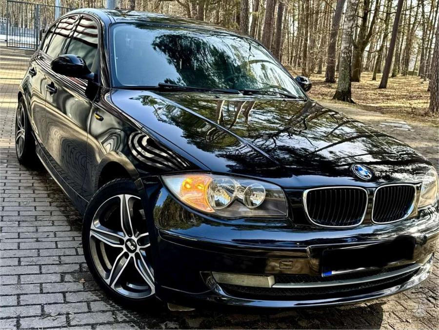 Melns BMW 118 2009 Viļņa, ar dzinēja tilpumu 2.00 L un nobraukumu 298 tūkst. km par 2899 €, foto 17 vietnē AUTOMOTO.COM.LV