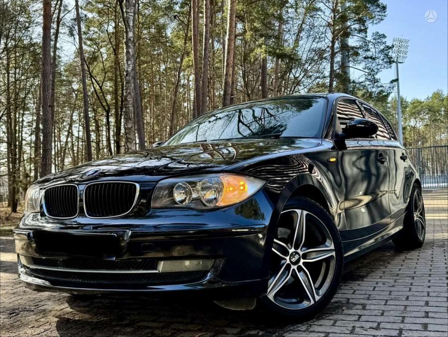 Melns BMW 118 2009 Viļņa, ar dzinēja tilpumu 2.00 L un nobraukumu 298 tūkst. km par 2899 €, foto 19 vietnē AUTOMOTO.COM.LV