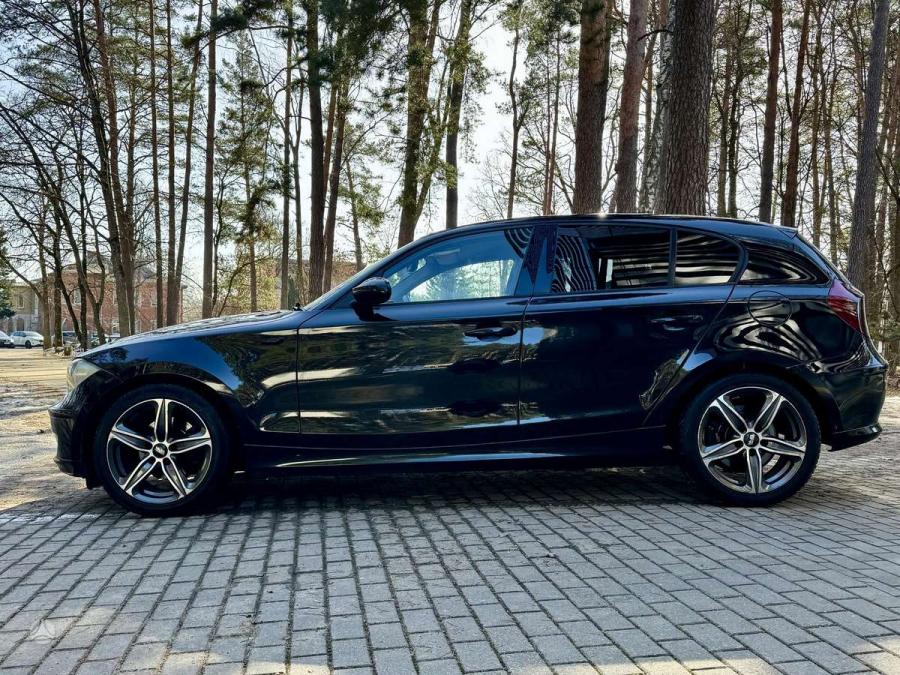 Melns BMW 118 2009 Viļņa, ar dzinēja tilpumu 2.00 L un nobraukumu 298 tūkst. km par 2899 €, foto 20 vietnē AUTOMOTO.COM.LV