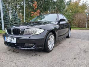 Black BMW 118 2009 in Riga, with an engine capacity of 2.00 L and mileage of 0 thousand km for 5350 €, photo 3 on AUTOMOTO.COM.LV