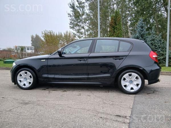BMW 118 2009 RÄ«ga vietnÄ Melns BMW 118 2009 RÄ«ga, ar dzinÄja tilpumu 2.00 L un nobraukumu 0 tÅ«kst. km par 5350 ā¬, foto 5 vietnÄ AUTOMOTO.COM.LV