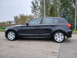 Black BMW 118 2009 in Riga, with an engine capacity of 2.00 L and mileage of 0 thousand km for 5350 €, photo 5 on AUTOMOTO.COM.LV