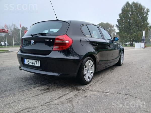 BMW 118 2009 RÄ«ga vietnÄ Melns BMW 118 2009 RÄ«ga, ar dzinÄja tilpumu 2.00 L un nobraukumu 0 tÅ«kst. km par 5350 ā¬, foto 7 vietnÄ AUTOMOTO.COM.LV
