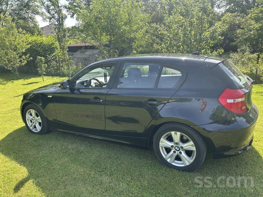 Melns BMW 118 2010 Cēsis, ar dzinēja tilpumu 2.00 L un nobraukumu 313 tūkst. km par 4200 €, foto 4 vietnē AUTOMOTO.COM.LV