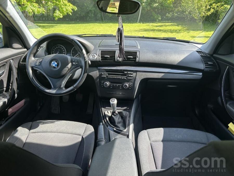 Melns BMW 118 2010 Cēsis, ar dzinēja tilpumu 2.00 L un nobraukumu 313 tūkst. km par 4200 €, foto 5 vietnē AUTOMOTO.COM.LV