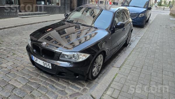 Black BMW 118 2010 in Riga, with an engine capacity of 2.00 L and mileage of 286 thousand km for 3900 €, photo 3 on AUTOMOTO.COM.LV
