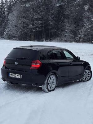 Black BMW 118 2010 in Vilnius, with an engine capacity of 1.83 L and mileage of 243 thousand km for 3600 €, photo 2 on AUTOMOTO.COM.LV