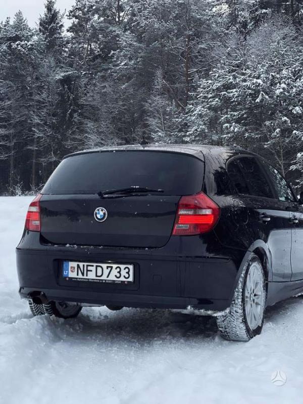 Melns BMW 118 2010 Viļņa, ar dzinēja tilpumu 1.83 L un nobraukumu 243 tūkst. km par 3600 €, foto 4 vietnē AUTOMOTO.COM.LV