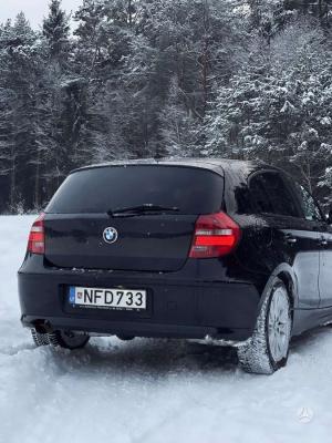 Black BMW 118 2010 in Vilnius, with an engine capacity of 1.83 L and mileage of 243 thousand km for 3600 €, photo 4 on AUTOMOTO.COM.LV