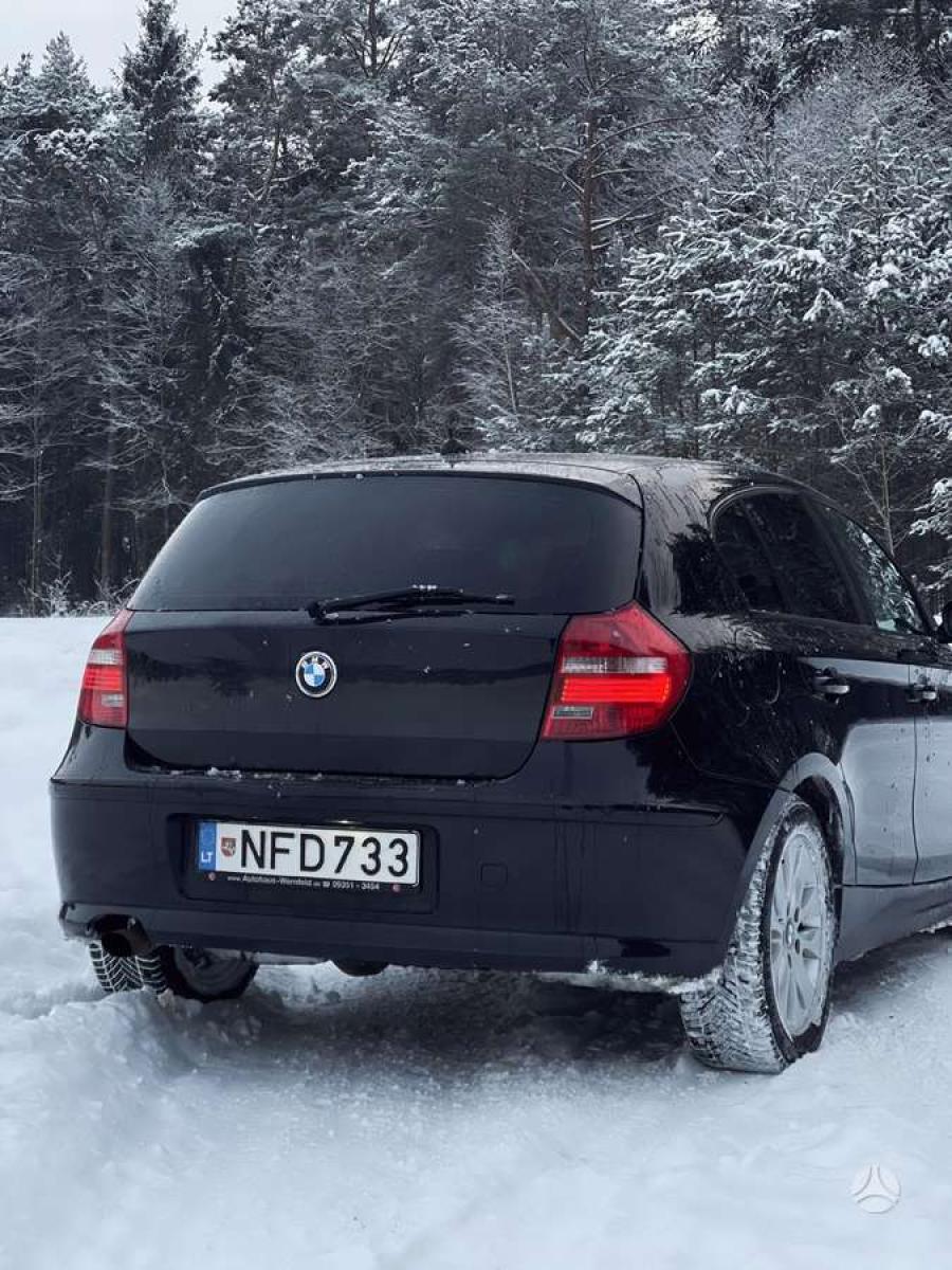 Black BMW 118 2010 in Vilnius, with an engine capacity of 1.83 L and mileage of 243 thousand km for 3600 €, photo 4 on AUTOMOTO.COM.LV