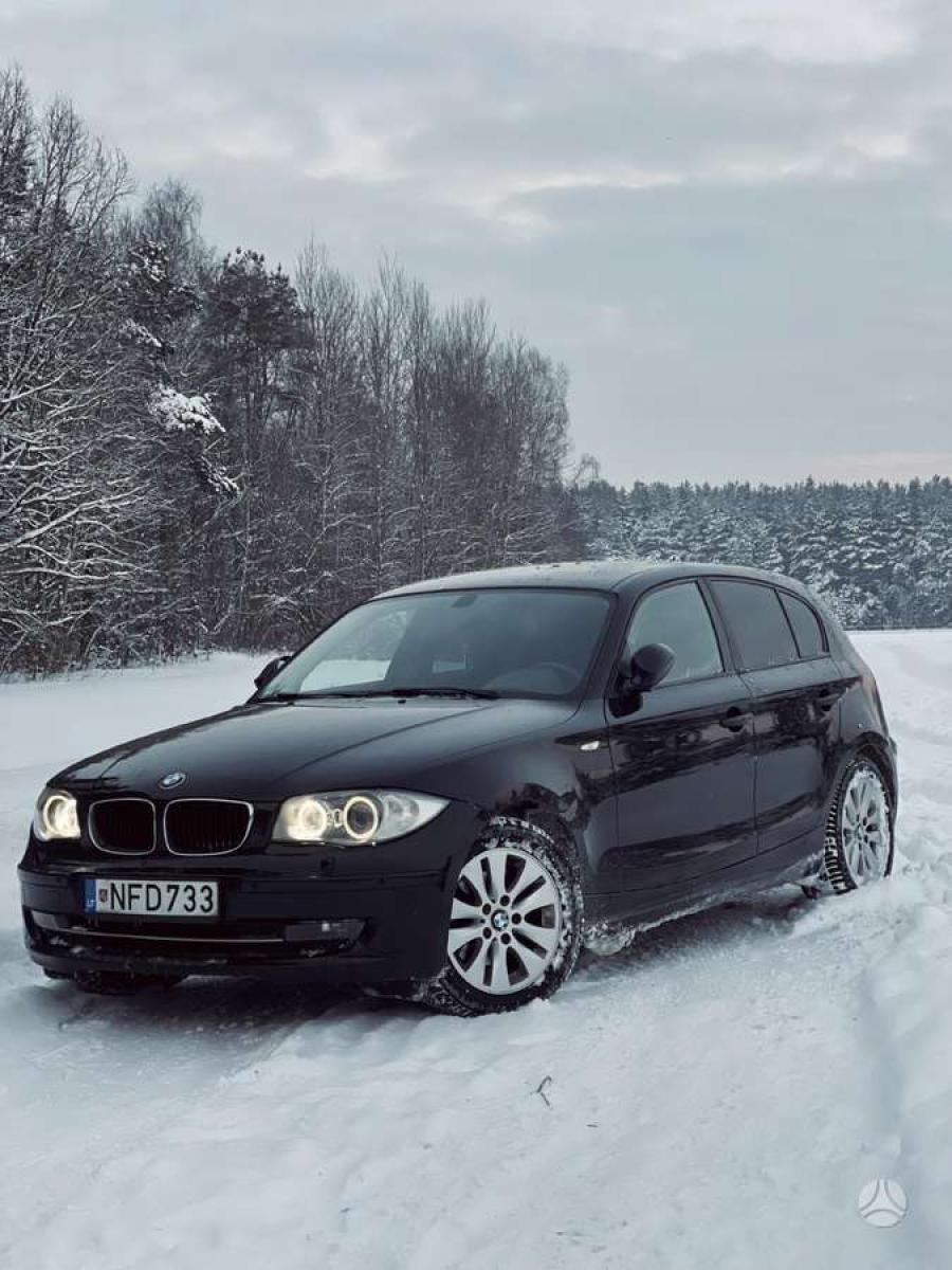 Black BMW 118 2010 in Vilnius, with an engine capacity of 1.83 L and mileage of 243 thousand km for 3600 €, photo 5 on AUTOMOTO.COM.LV