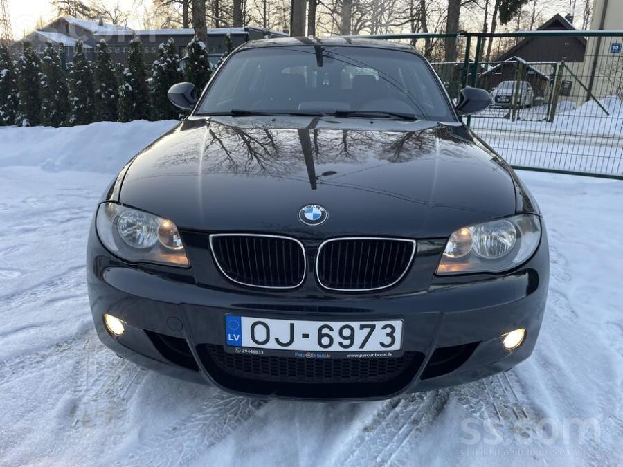 Black BMW 118 2010 in Riga, with an engine capacity of 2.00 L and mileage of 0 thousand km for 4250 €, photo 3 on AUTOMOTO.COM.LV