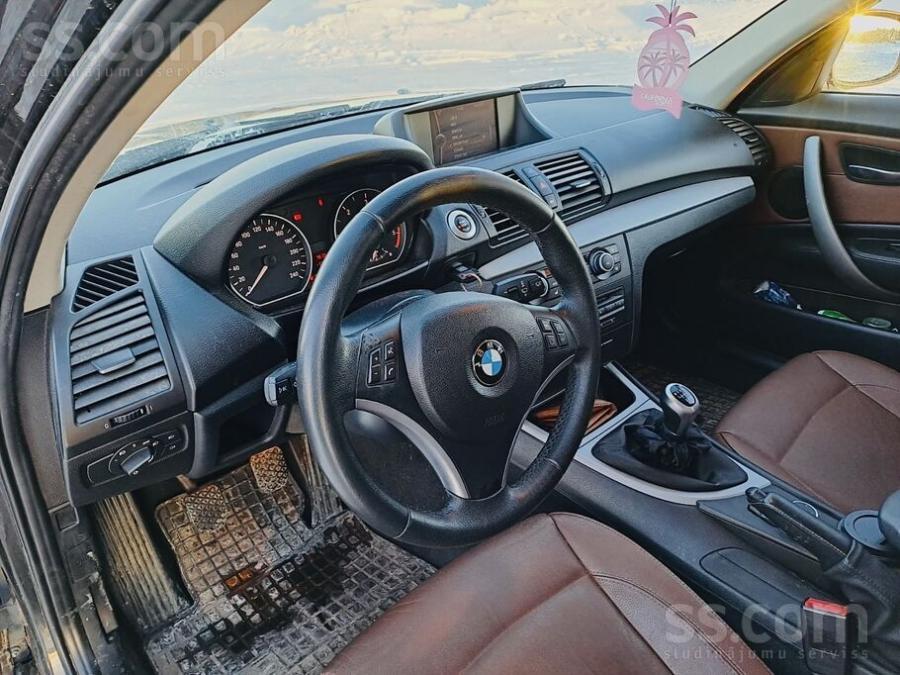 Melns BMW 118 2010 Saldus, ar dzinēja tilpumu 2.00 L un nobraukumu 321 tūkst. km par 4500 €, foto 4 vietnē AUTOMOTO.COM.LV