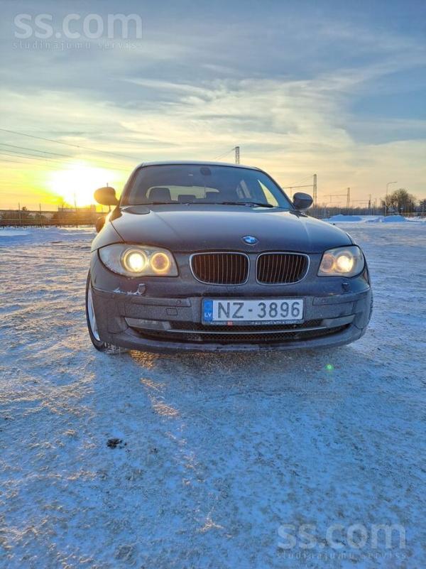 Melns BMW 118 2010 Saldus, ar dzinēja tilpumu 2.00 L un nobraukumu 321 tūkst. km par 4500 €, foto 10 vietnē AUTOMOTO.COM.LV