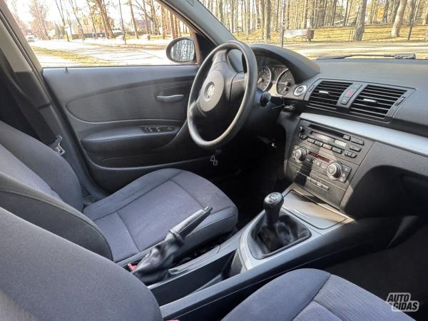 Melns BMW 118 2010 Alīta, ar dzinēja tilpumu 2.00 L un nobraukumu 282 tūkst. km par 4350 €, foto 10 vietnē AUTOMOTO.COM.LV