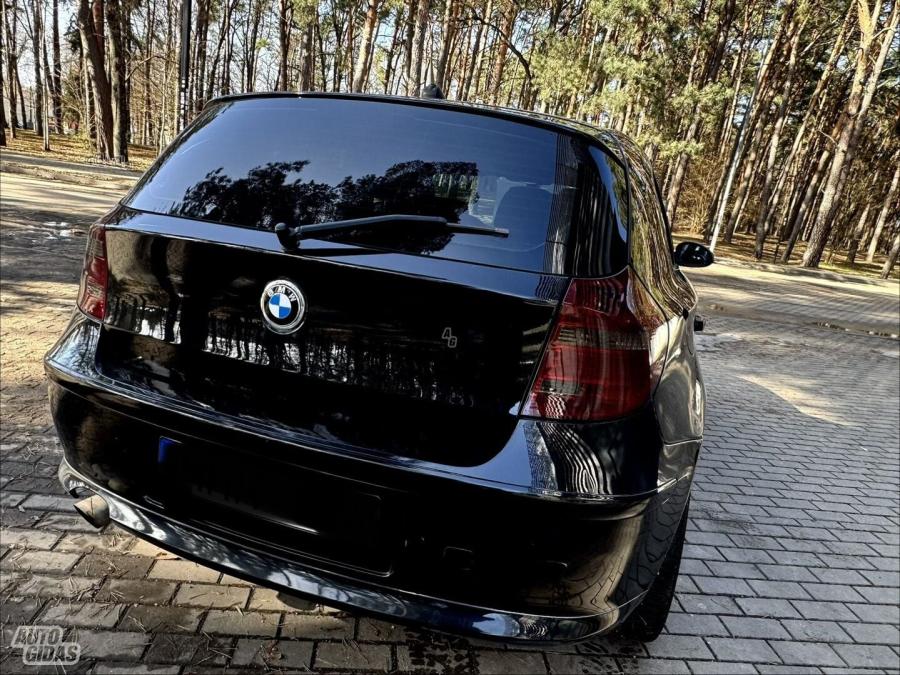 Black BMW 118 2010 in Alytus, with an engine capacity of 2.00 L and mileage of 282 thousand km for 4350 €, photo 18 on AUTOMOTO.COM.LV