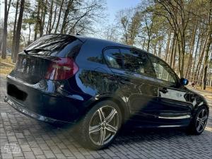 Black BMW 118 2010 in Alytus, with an engine capacity of 2.00 L and mileage of 282 thousand km for 4350 €, photo 30 on AUTOMOTO.COM.LV