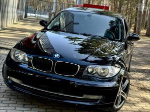 Black BMW 118 2010 in Alytus, with an engine capacity of 2.00 L and mileage of 281 thousand km for 4250 €, photo 6 on AUTOMOTO.COM.LV
