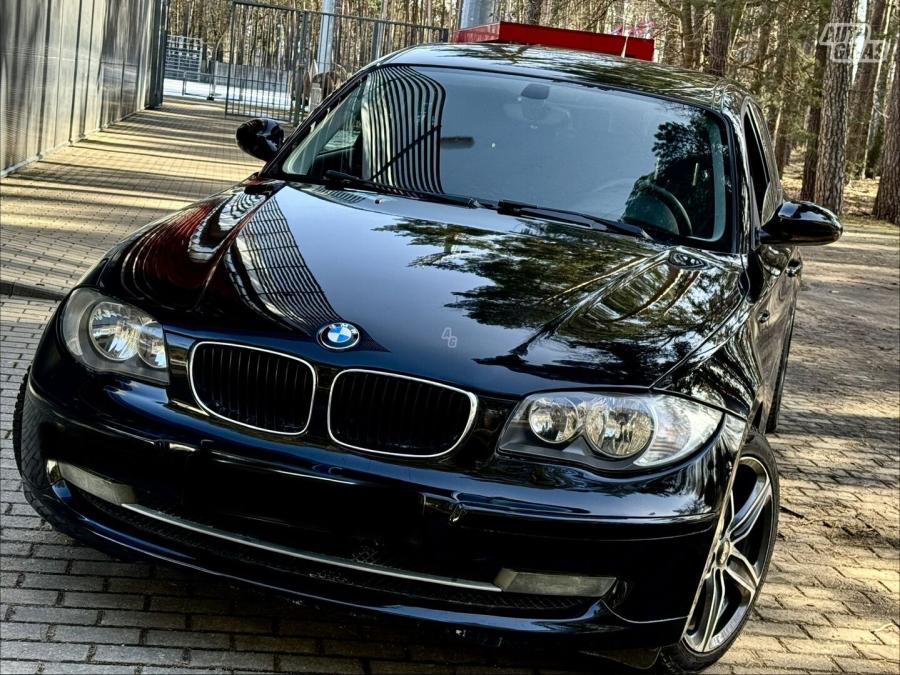 Black BMW 118 2010 in Alytus, with an engine capacity of 2.00 L and mileage of 281 thousand km for 4250 €, photo 6 on AUTOMOTO.COM.LV