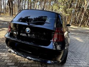 Black BMW 118 2010 in Alytus, with an engine capacity of 2.00 L and mileage of 281 thousand km for 4250 €, photo 12 on AUTOMOTO.COM.LV