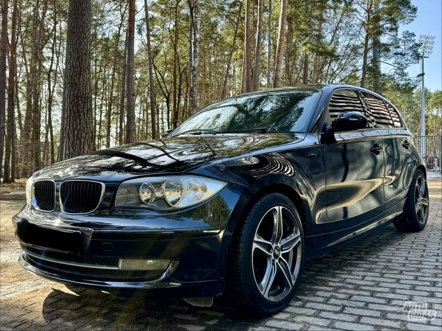 Melns BMW 118 2010 Alīta, ar dzinēja tilpumu 2.00 L un nobraukumu 281 tūkst. km par 4450 €, foto 4 vietnē AUTOMOTO.COM.LV