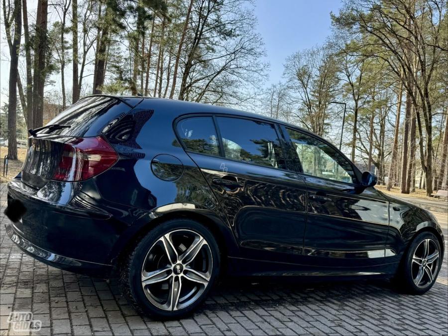 Melns BMW 118 2010 Alīta, ar dzinēja tilpumu 2.00 L un nobraukumu 281 tūkst. km par 4450 €, foto 22 vietnē AUTOMOTO.COM.LV