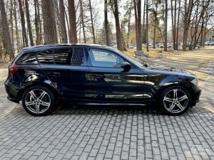 Melns BMW 118 2010 Alīta, ar dzinēja tilpumu 2.00 L un nobraukumu 292 tūkst. km par 4250 €, foto 10 vietnē AUTOMOTO.COM.LV