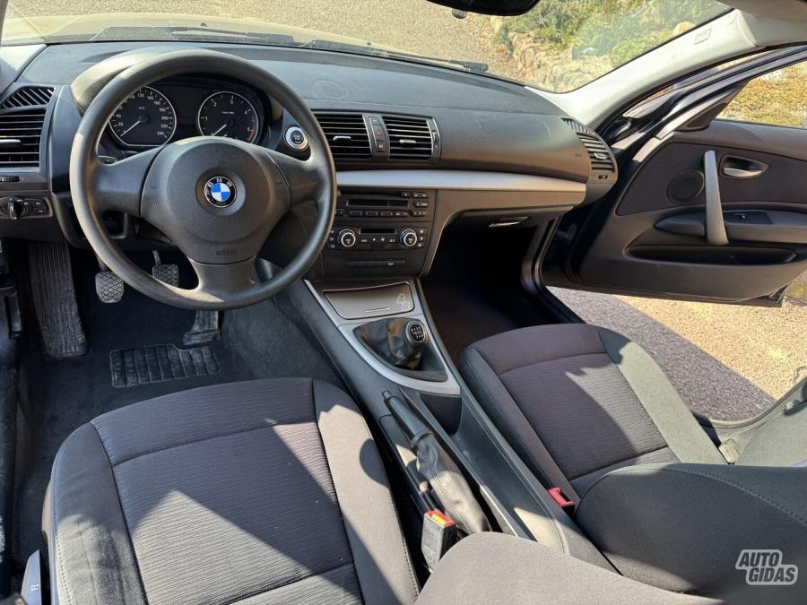 Melns BMW 118 2010 Alīta, ar dzinēja tilpumu 2.00 L un nobraukumu 292 tūkst. km par 4250 €, foto 13 vietnē AUTOMOTO.COM.LV