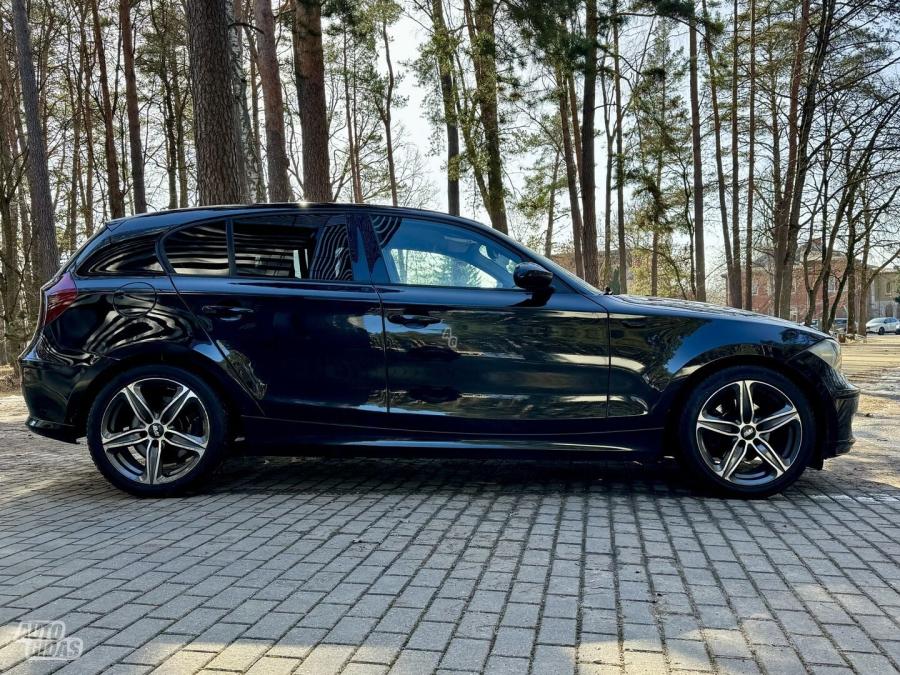 Melns BMW 118 2010 Alīta, ar dzinēja tilpumu 2.00 L un nobraukumu 292 tūkst. km par 4250 €, foto 16 vietnē AUTOMOTO.COM.LV