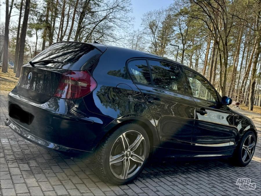 Melns BMW 118 2010 Alīta, ar dzinēja tilpumu 2.00 L un nobraukumu 292 tūkst. km par 4250 €, foto 28 vietnē AUTOMOTO.COM.LV