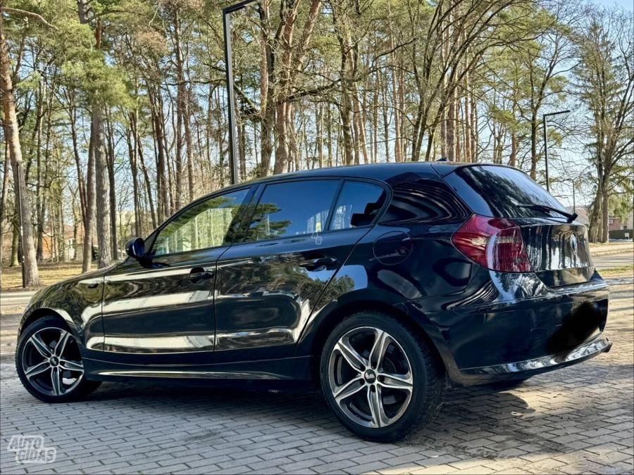 Melns BMW 118 2010 Alīta, ar dzinēja tilpumu 2.00 L un nobraukumu 292 tūkst. km par 4250 €, foto 33 vietnē AUTOMOTO.COM.LV