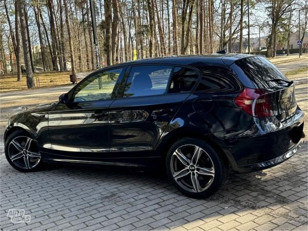 Melns BMW 118 2010 Alīta, ar dzinēja tilpumu 2.00 L un nobraukumu 290 tūkst. km par 3899 €, foto 4 vietnē AUTOMOTO.COM.LV