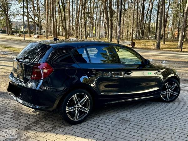 Melns BMW 118 2010 Alīta, ar dzinēja tilpumu 2.00 L un nobraukumu 290 tūkst. km par 3899 €, foto 6 vietnē AUTOMOTO.COM.LV