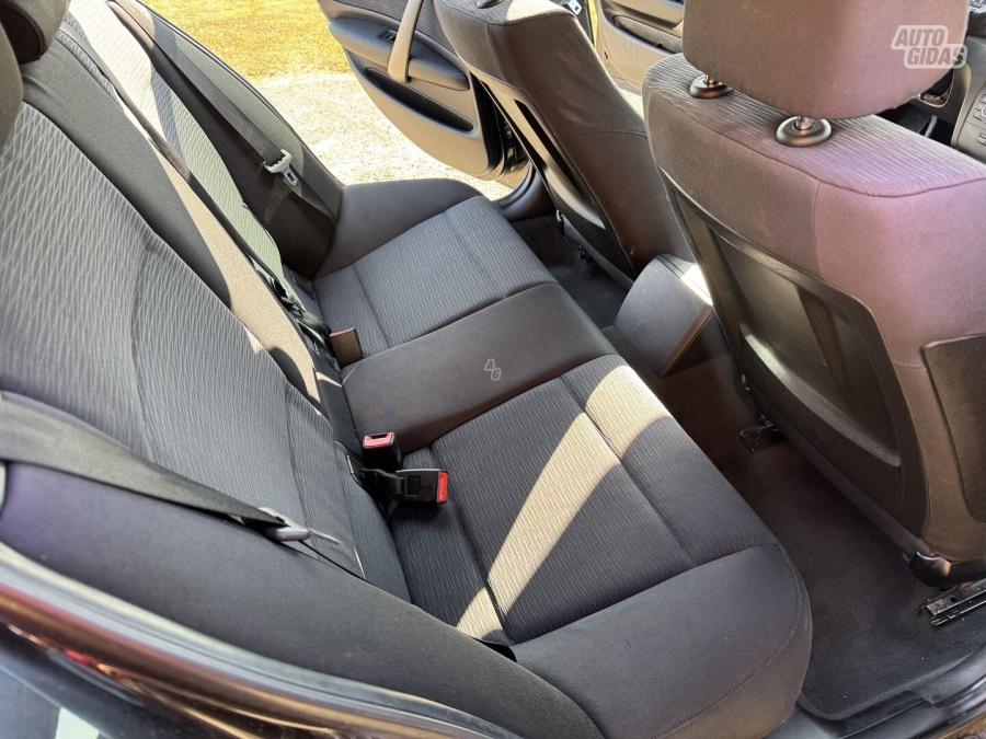 Melns BMW 118 2010 Alīta, ar dzinēja tilpumu 2.00 L un nobraukumu 301 tūkst. km par 3399 €, foto 26 vietnē AUTOMOTO.COM.LV