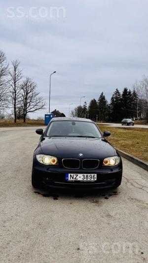 Black BMW 118 2010 in Saldus, with an engine capacity of 2.00 L and mileage of 310 thousand km for 4000 €, photo  on AUTOMOTO.COM.LV