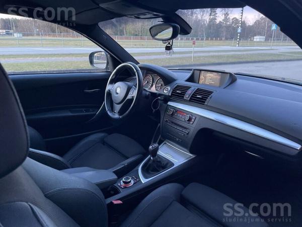 Black BMW 118 2010 in Riga, with an engine capacity of 2.00 L and mileage of 0 thousand km for 3700 €, photo 6 on AUTOMOTO.COM.LV