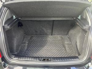 Black BMW 118 2010 in Riga, with an engine capacity of 2.00 L and mileage of 286 thousand km for 5650 €, photo 12 on AUTOMOTO.COM.LV
