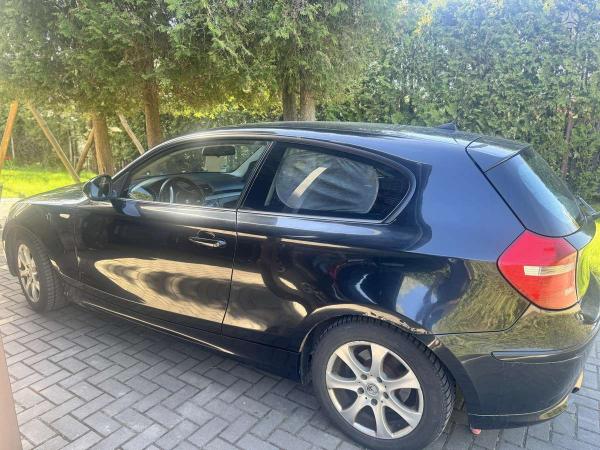 Melns BMW 118 2010 Kauņa, ar dzinēja tilpumu 2.00 L un nobraukumu 184 tūkst. km par 3400 €, foto 3 vietnē AUTOMOTO.COM.LV