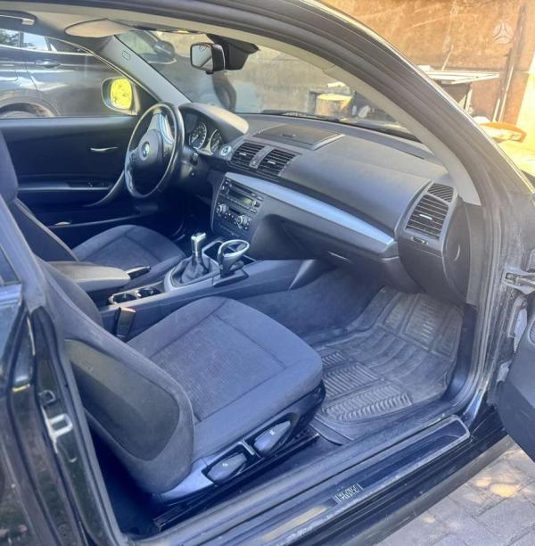 Melns BMW 118 2010 Kauņa, ar dzinēja tilpumu 2.00 L un nobraukumu 184 tūkst. km par 3400 €, foto 6 vietnē AUTOMOTO.COM.LV
