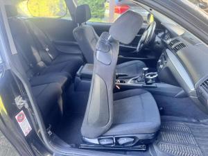 Black BMW 118 2010 in Kaunas, with an engine capacity of 2.00 L and mileage of 184 thousand km for 3400 €, photo 8 on AUTOMOTO.COM.LV