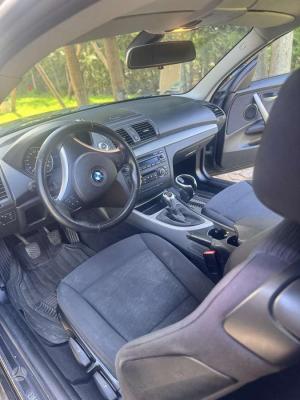 Black BMW 118 2010 in Kaunas, with an engine capacity of 2.00 L and mileage of 184 thousand km for 3400 €, photo 10 on AUTOMOTO.COM.LV