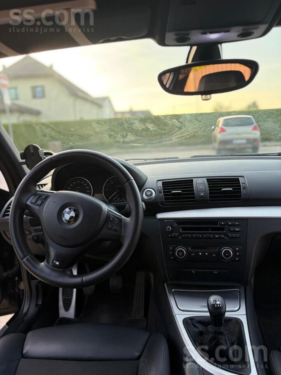 Melns BMW 118 2010 Rīga, ar dzinēja tilpumu 2.00 L un nobraukumu 299 tūkst. km par 5000 €, foto 5 vietnē AUTOMOTO.COM.LV