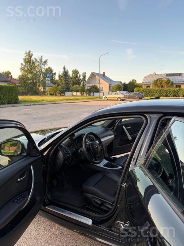 Melns BMW 118 2010 Rīga, ar dzinēja tilpumu 2.00 L un nobraukumu 299 tūkst. km par 5000 €, foto 5 vietnē AUTOMOTO.COM.LV