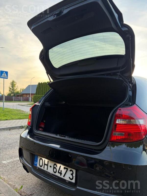 Melns BMW 118 2010 Rīga, ar dzinēja tilpumu 2.00 L un nobraukumu 299 tūkst. km par 5000 €, foto 7 vietnē AUTOMOTO.COM.LV